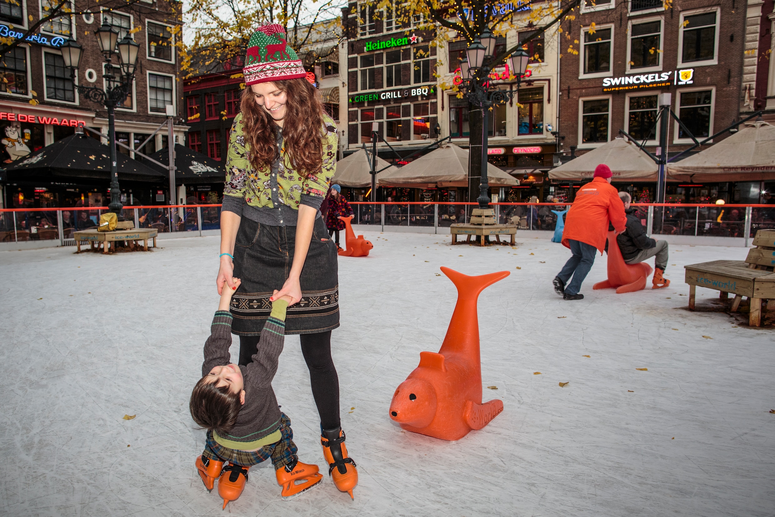 IJsbaan op Leidseplein keert terug: ‘Ik heb elf jaar als een haai ...