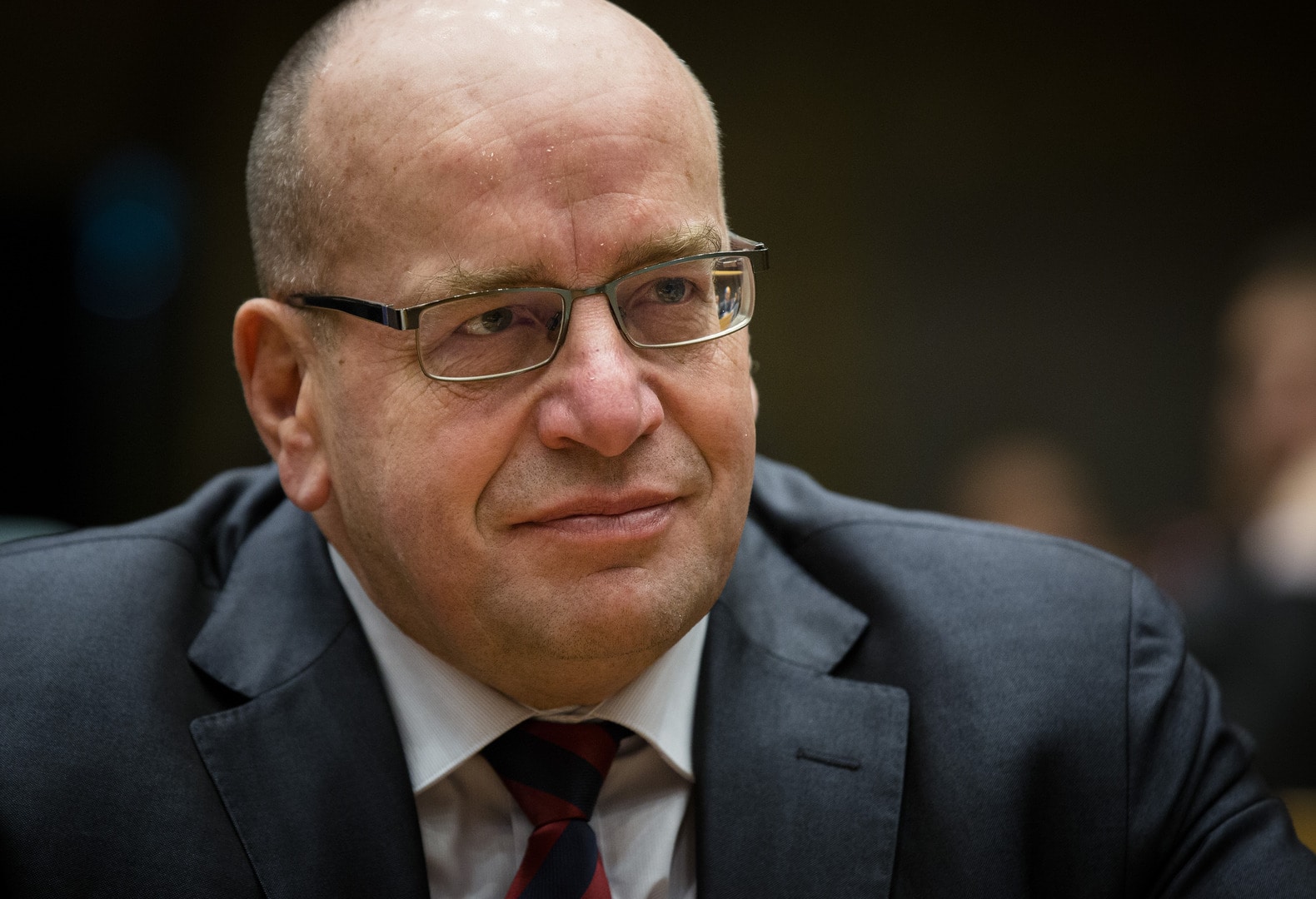 Live | Teeven geeft weinig details over de onderwereld van vroeger ...