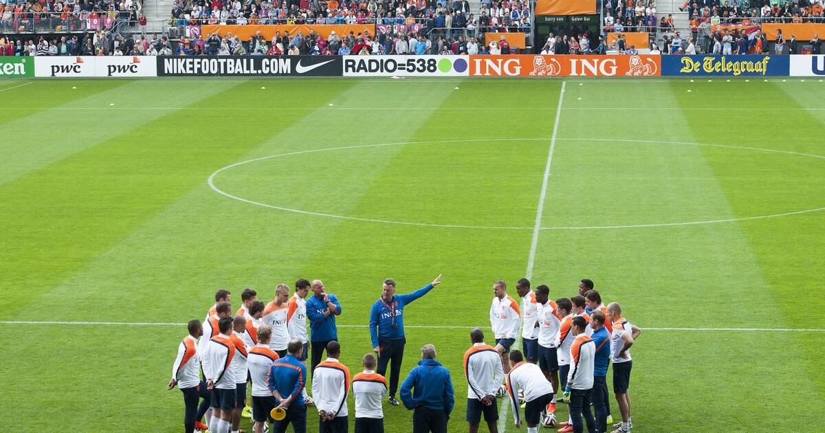Duizenden fans juichen Oranje toe bij laatste training | Het Parool