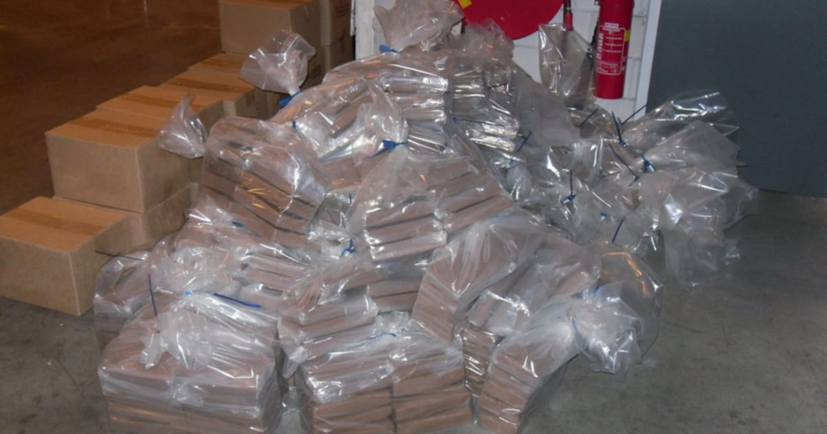 2500 kilo coke ontdekt tussen blikken perziken | Het Parool