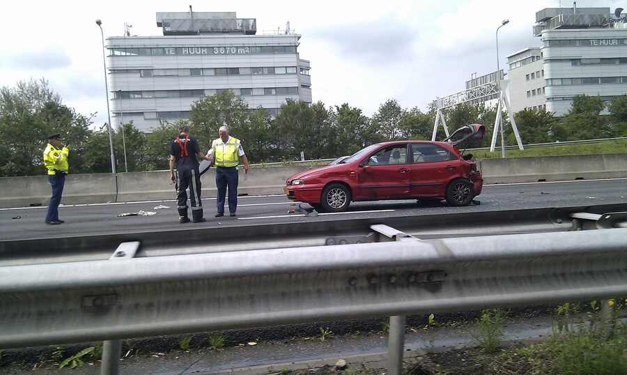 Deel A10 afgesloten na ongeluk | Het Parool
