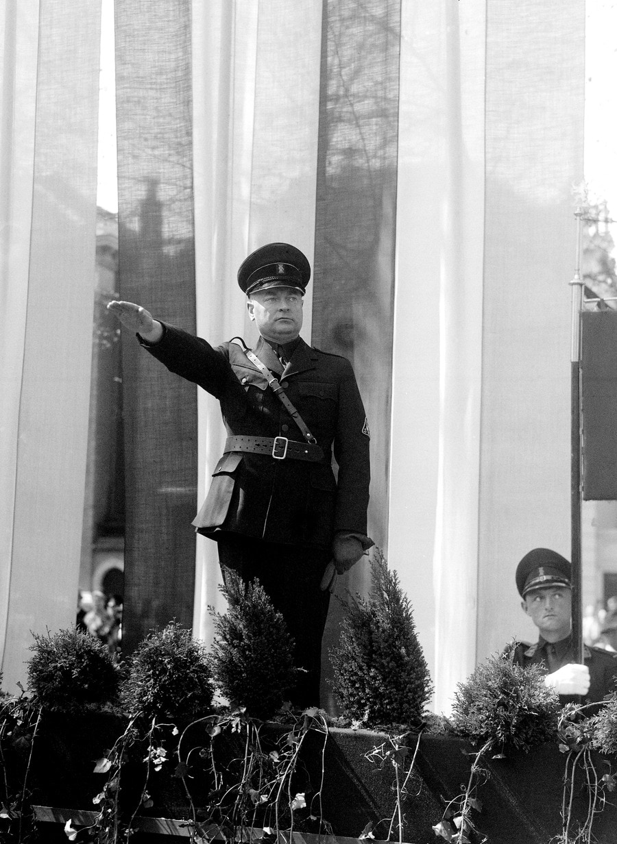 Zeldzame vondst persoonlijke spullen Anton Mussert | Het Parool