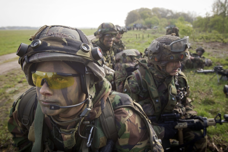 Defensie in zee met uitzendbureau | Het Parool