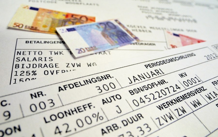 'Hogere premies drukken nettoloon in 2013' | Het Parool