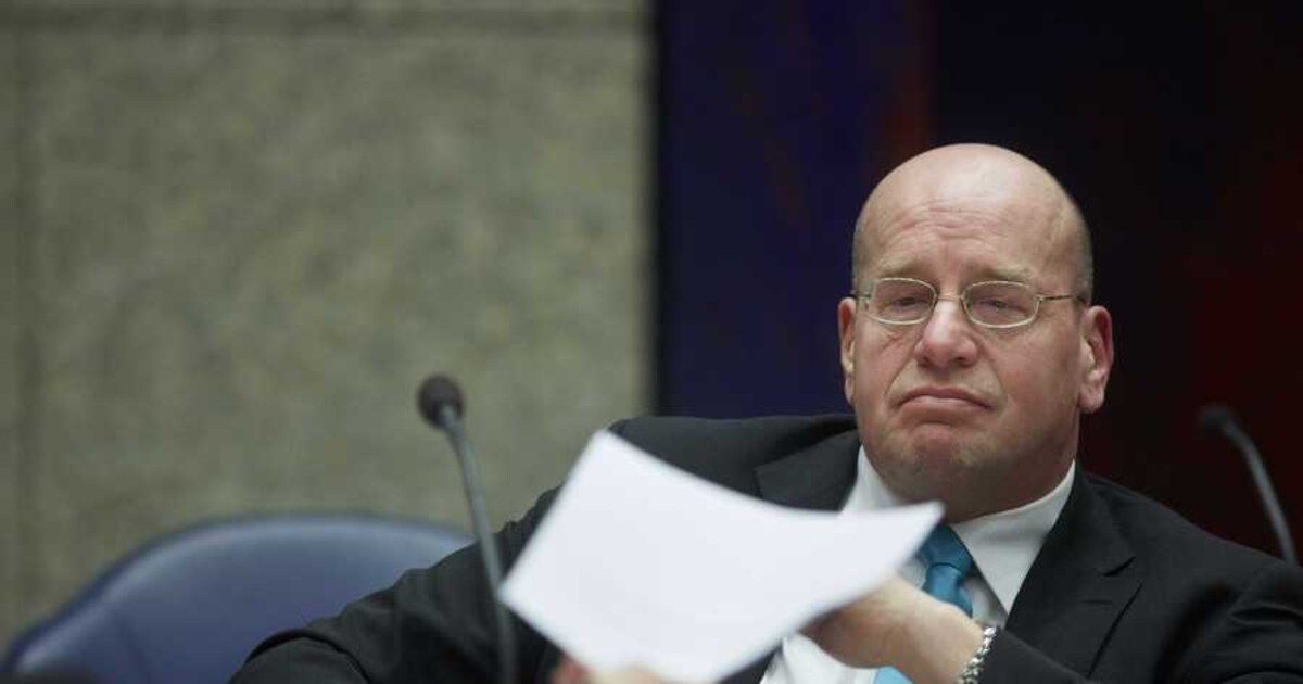 Teeven: 'Waar mensen werken, worden fouten gemaakt' | Het Parool