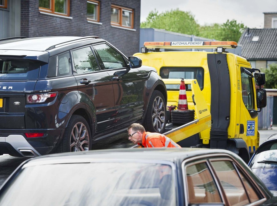 Hennepfabriek ontdekt door vermoeden fraude | Het Parool