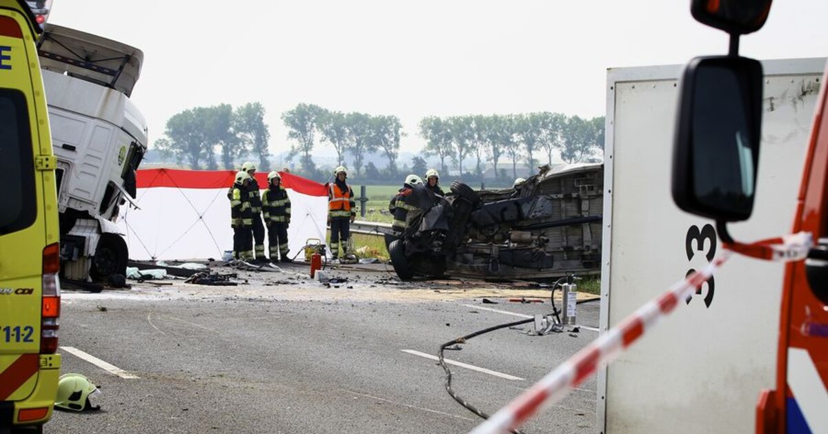 A2 urenlang gedeeltelijk dicht na ongeval | Het Parool