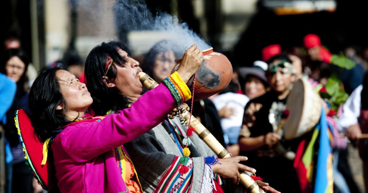 Protest voor inheemse volken op de Dam | Het Parool