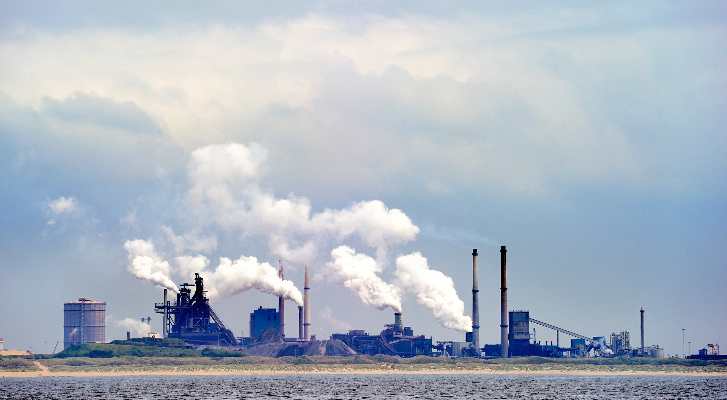 Zweden zien af van overname hoogovencomplex Tata Steel IJmuiden | Het ...