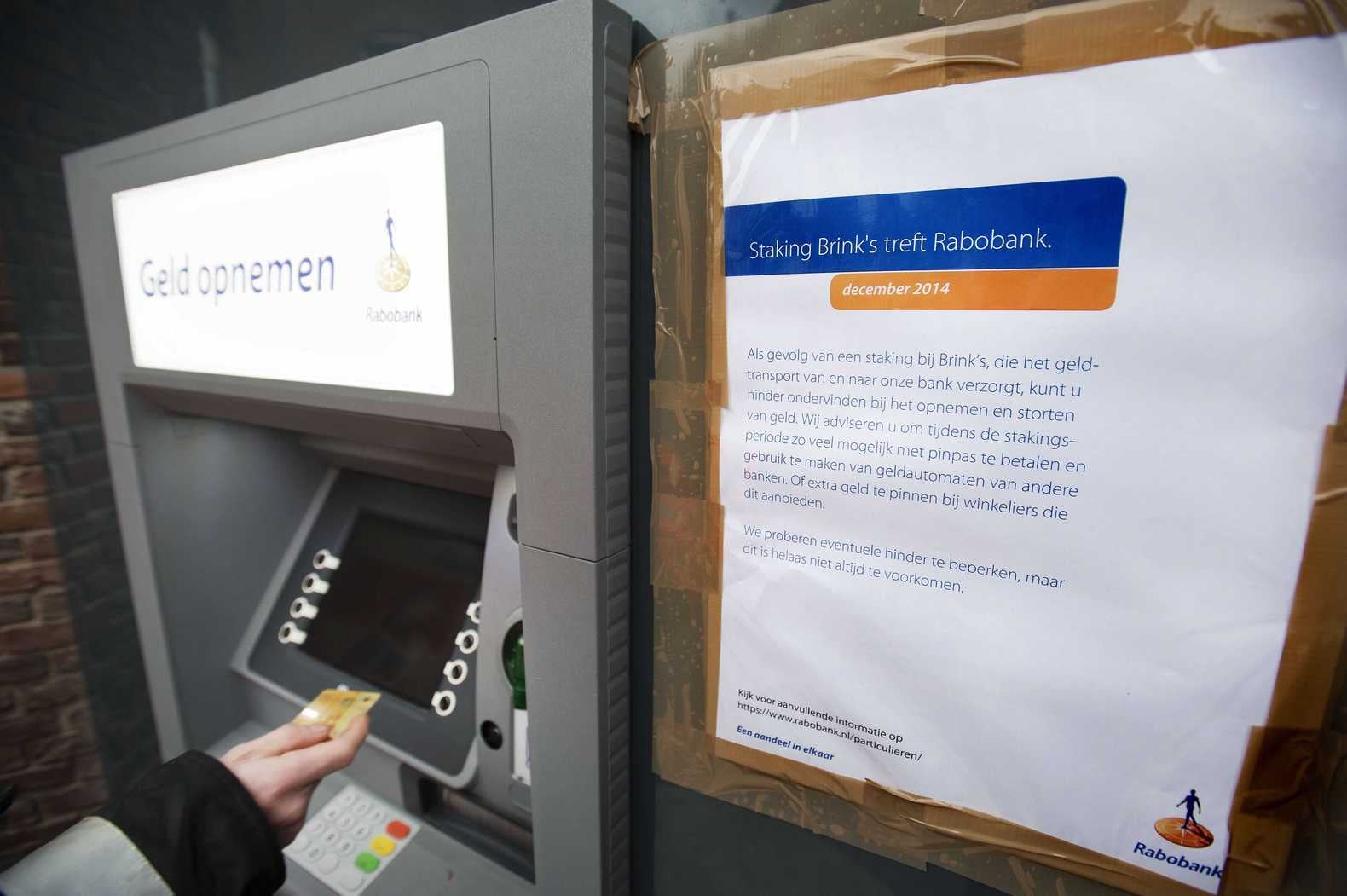 Staking zorgt voor bijna 700 lege geldautomaten Rabobank | Het Parool