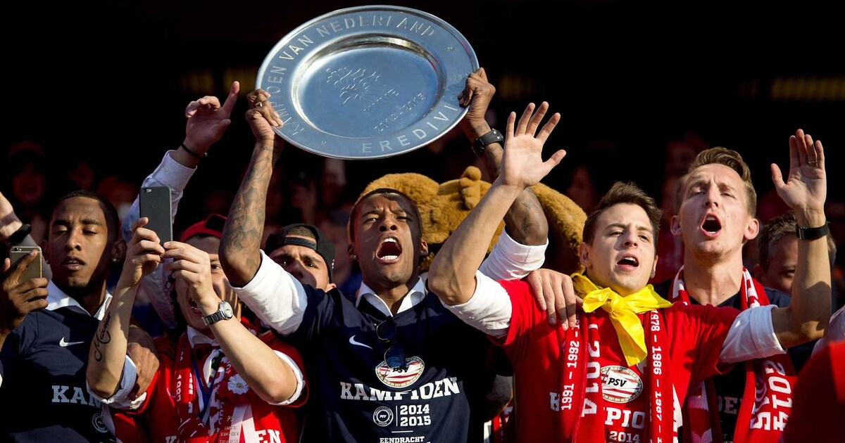Huldiging PSV in Eindhoven trekt 100.000 fans | Het Parool