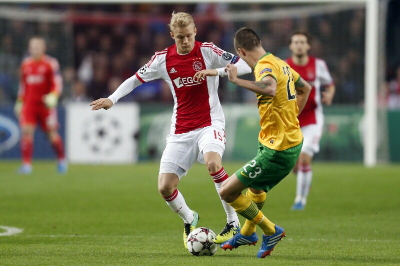 Sterk Ajax pakt eerste overwinning in Champions League | Het Parool