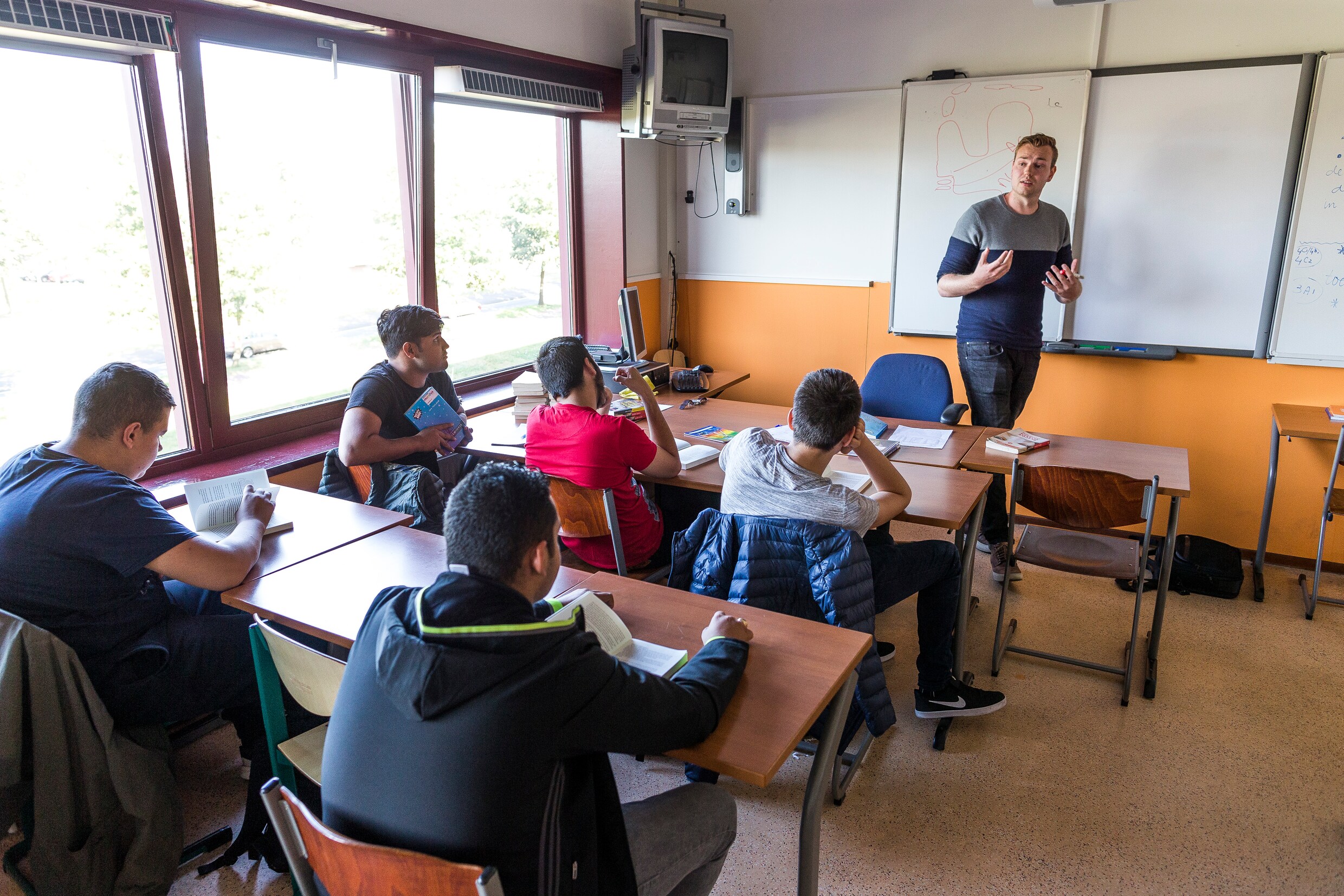 Lerarentekort middelbaar onderwijs raakt vmbo’ers, Noord en Nieuw-west ...
