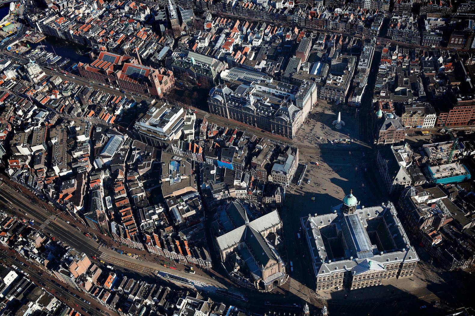 Amsterdam in cijfers: minder aanhoudingen en meer vwo'ers | Het Parool