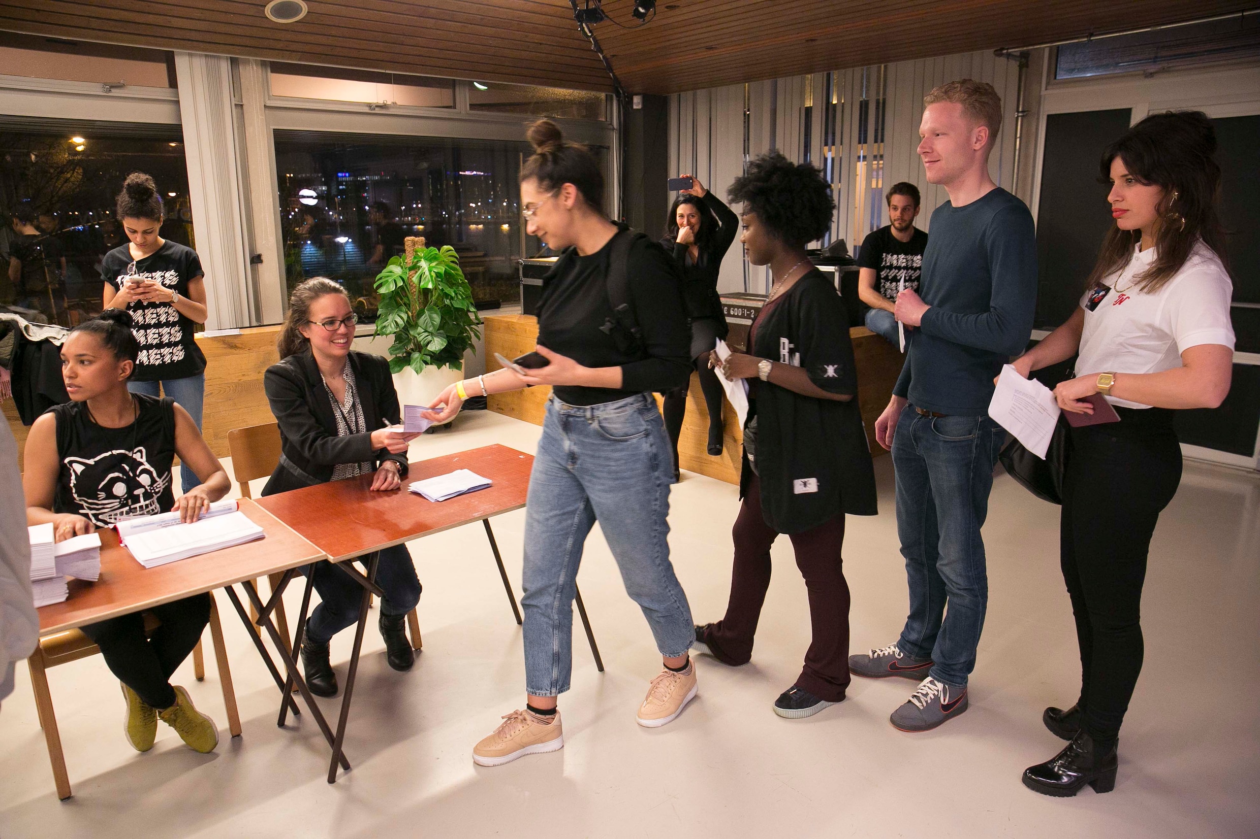 Tweede Kamerverkiezingen 2023: dit zijn de 12 leukste stemlocaties van Amsterdam | Het Parool