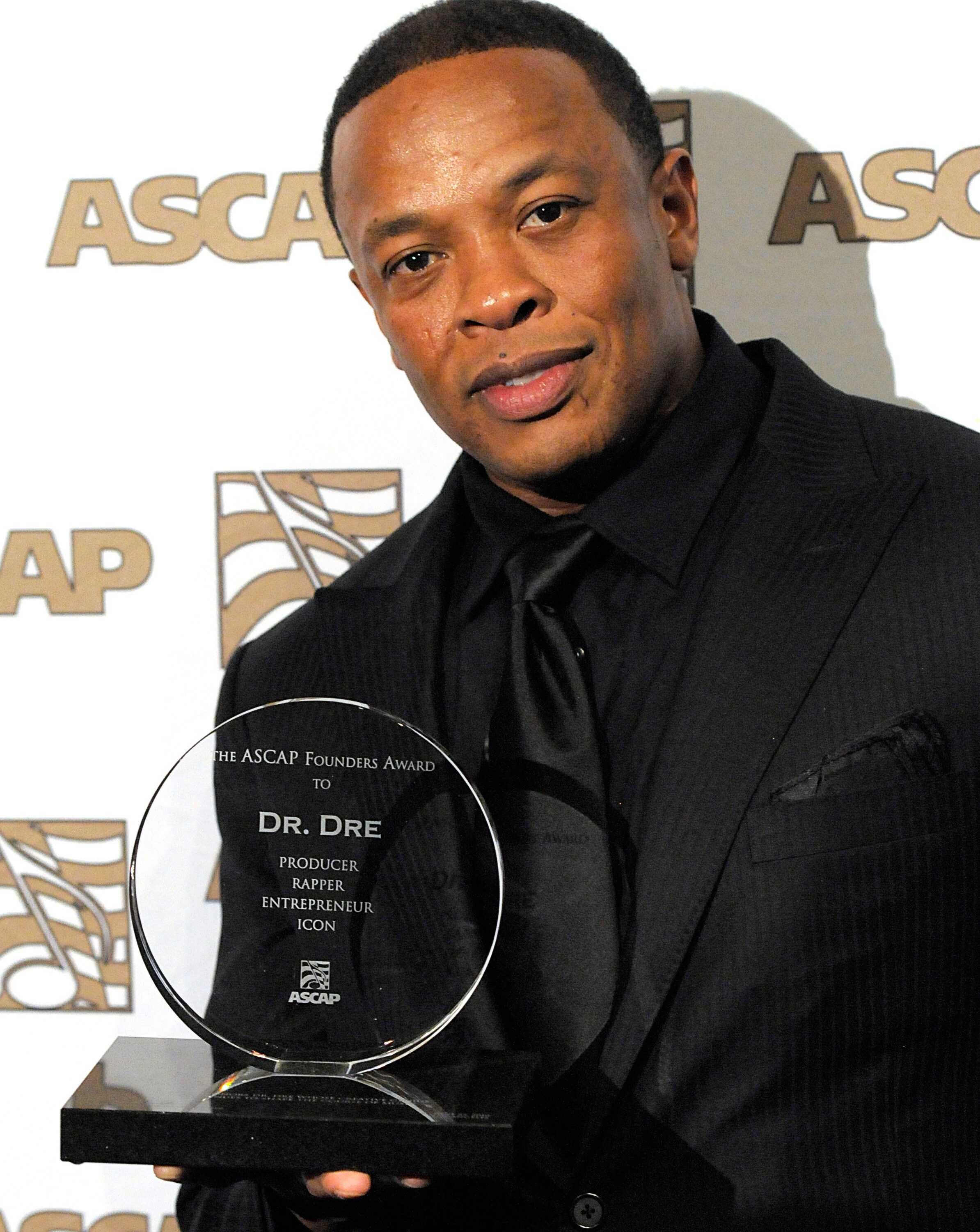 Dr. Dre is bestverdienende rapper dankzij headsets | Het Parool